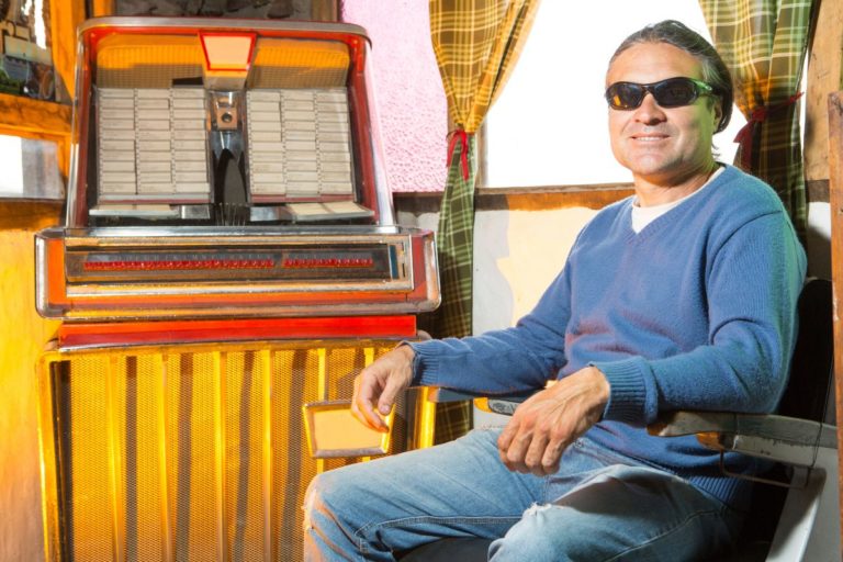 Are Old Jukeboxes Worth Anything? (Antique/Vintage Jukeboxes Values ...